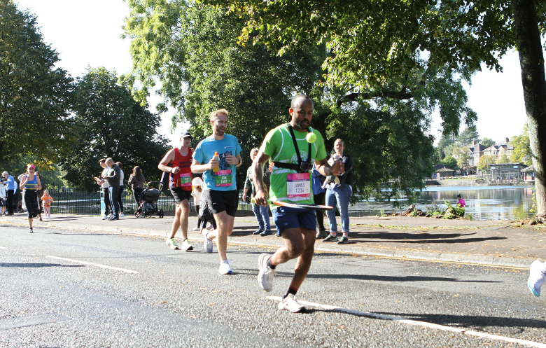 Fastest half marathon controlling a tennis ball | Guinness World Records