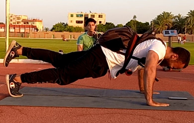 Most push ups (one leg raised) carrying a 40 lb pack in one minute ...