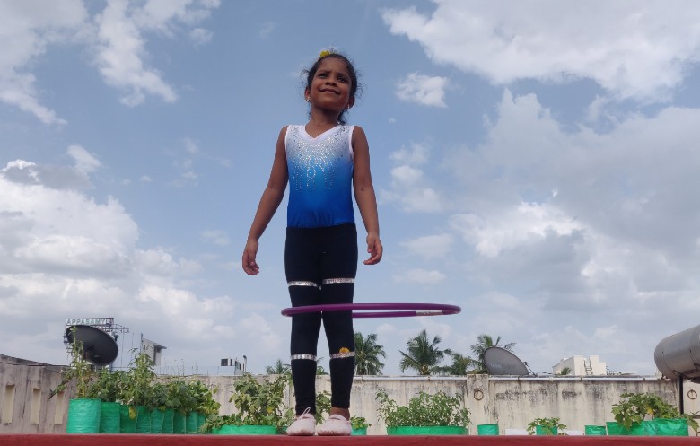 Most hula hoop revolutions around the knees in one minute | Guinness World Records