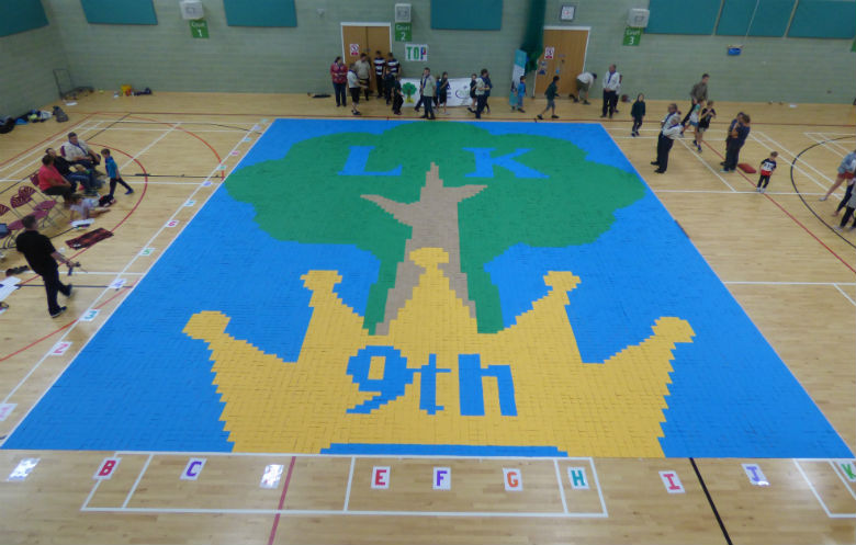 Largest envelope mosaic (logo) | Guinness World Records