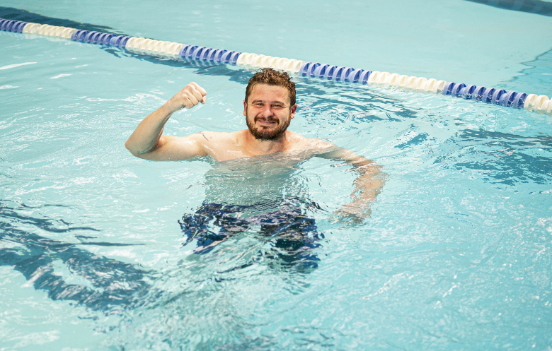 Greatest distance swimming backwards in 8 hours | Guinness World Records