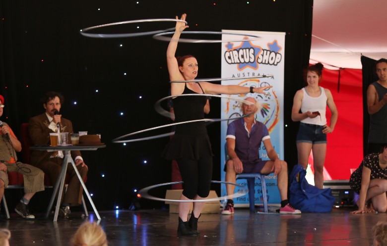 Longest duration performing a six hula hoop split | Guinness World Records