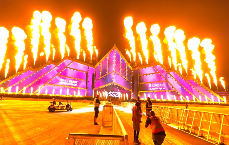 Most flame projections launched simultaneously in a music concert ...