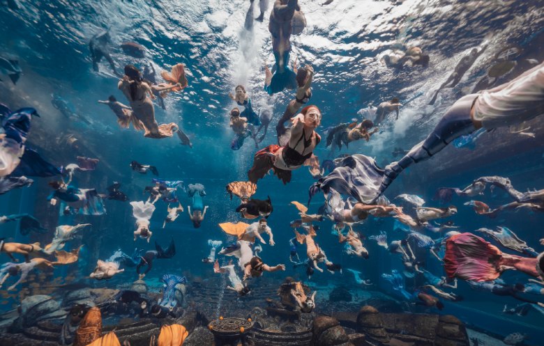 Largest underwater mermaid show | Guinness World Records
