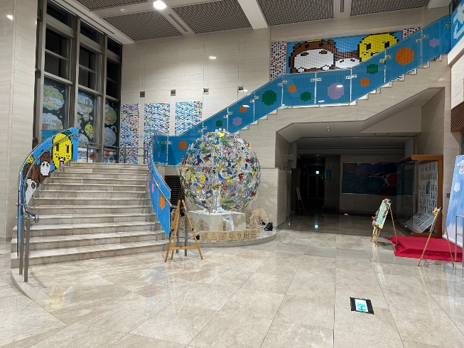 Largest display of origami trains | Guinness World Records