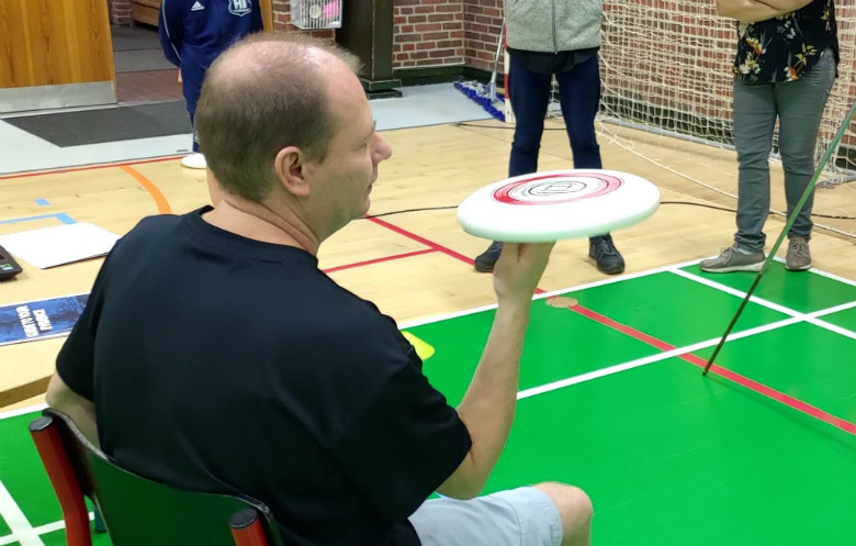 Longest duration spinning a flying disc on a hand | Guinness World Records