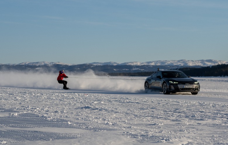 Fastest speed achieved on a snowboard towed by a vehicle | Guinness ...