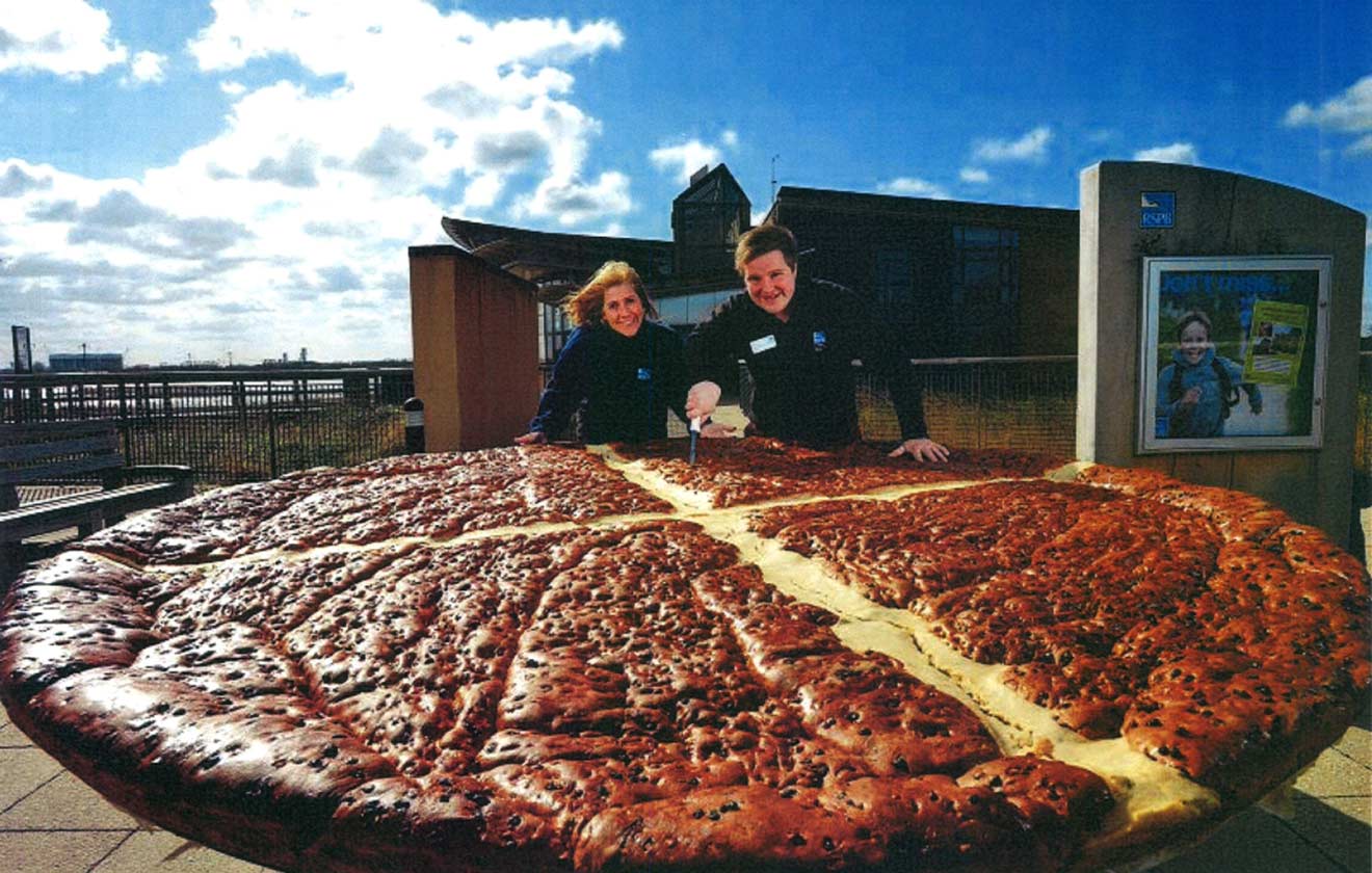 Largest hot cross bun | Guinness World Records
