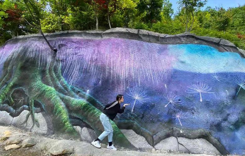 Longest anamorphic painting | Guinness World Records